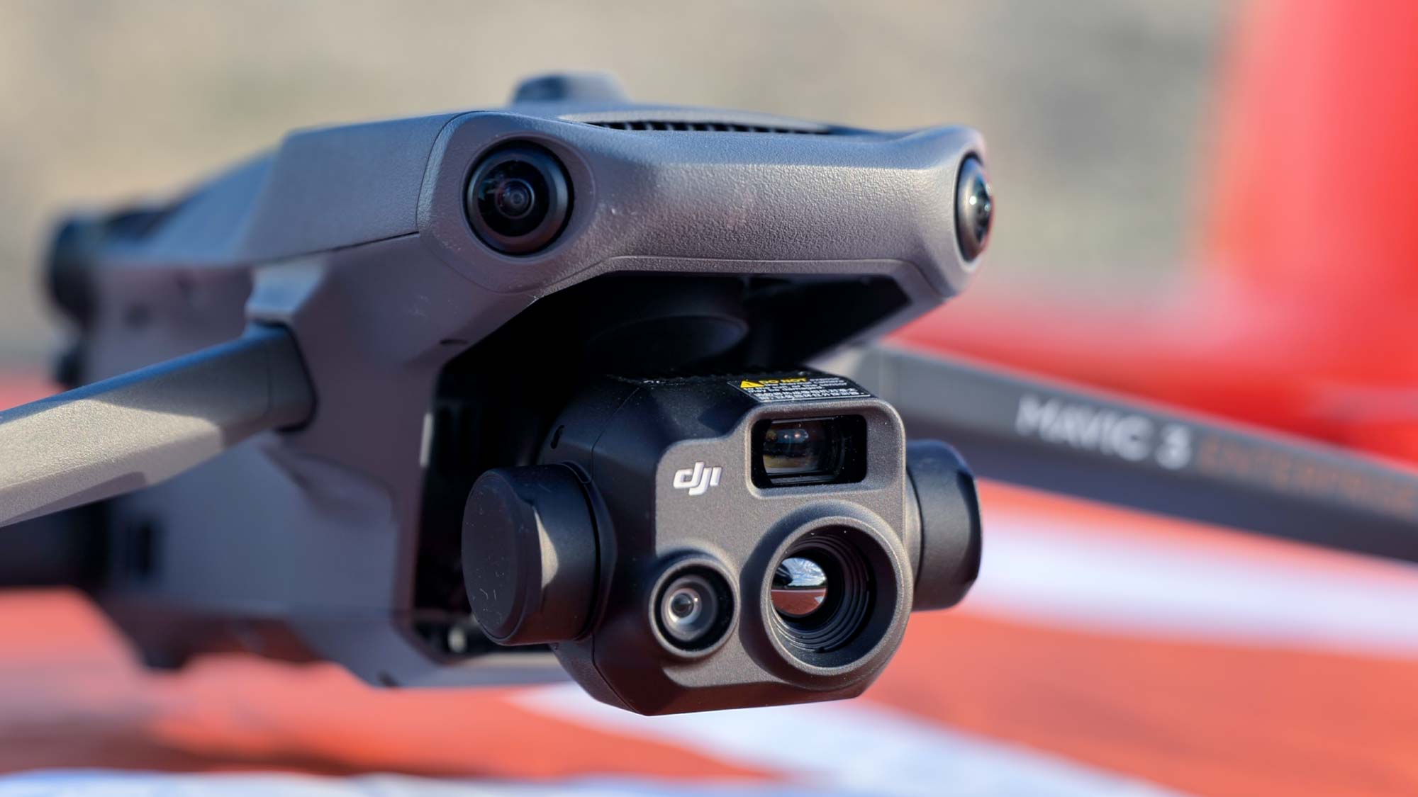 DJI Mavic 3 Thermal : diagnostic thermique par drone - Monsieur Jesaistout